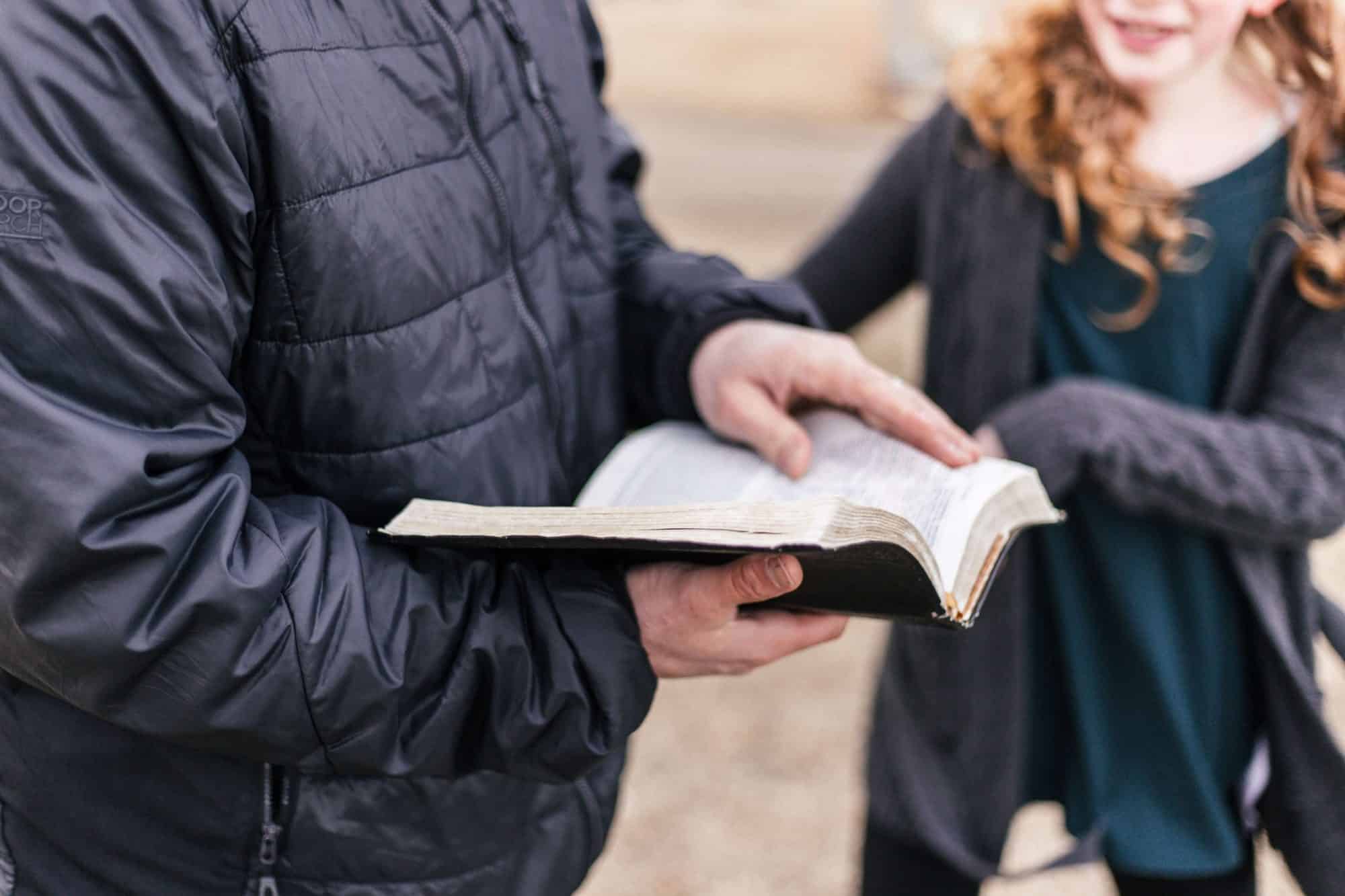 8 Practical Tips for Building a Strong Christian Family - Just Homemaking